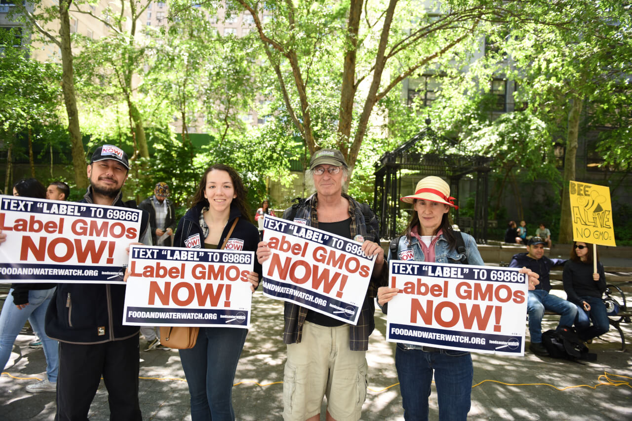 Study Finds That Customers Aren't Turned Off by GMO Labels - Modern Farmer