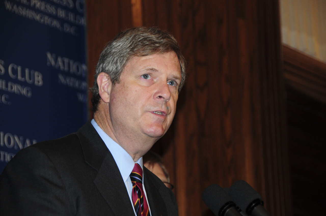 Tom Vilsack Cruises Through Nomination Hearing - Modern Farmer