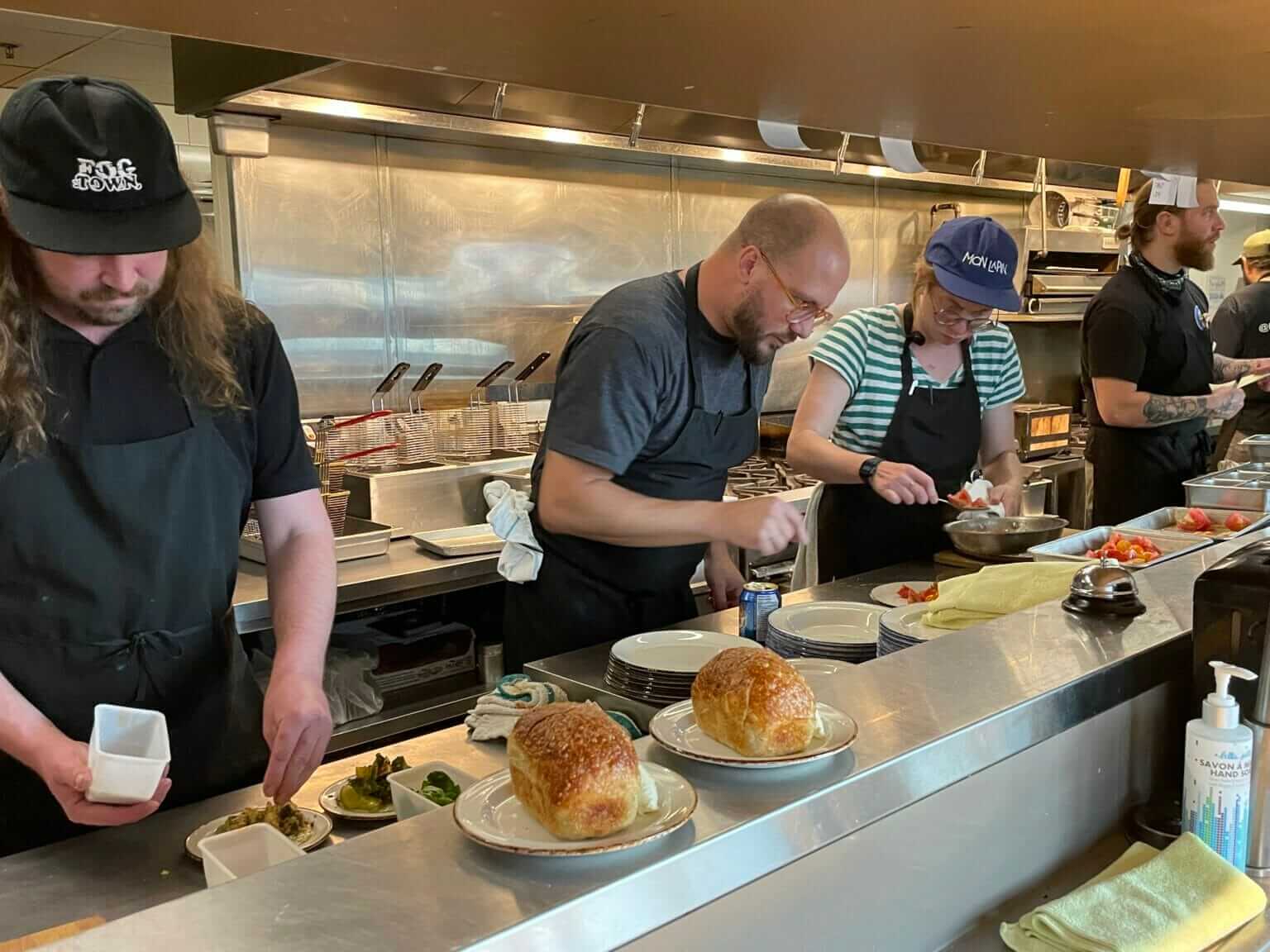 How One Chef is Embracing Seasonal Food with Sub-Sea Foraging - Modern ...